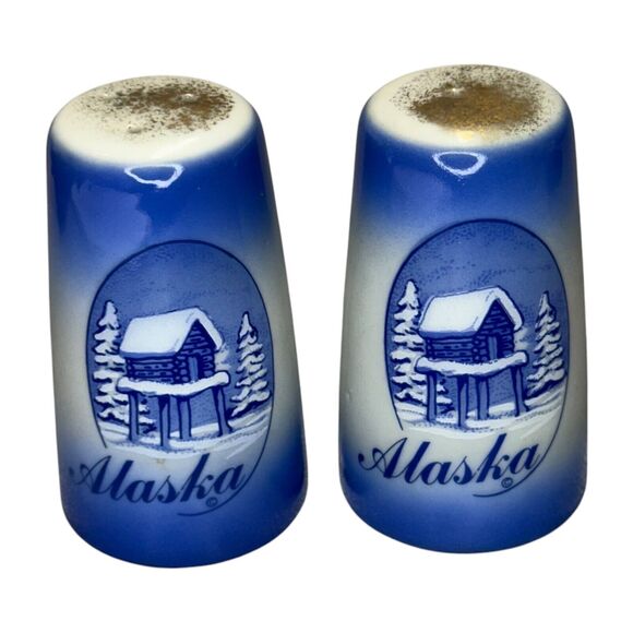 Unbranded | Kitchen | Vintage Rare Alaska Winter Cabin Blue Salt Pepper ...